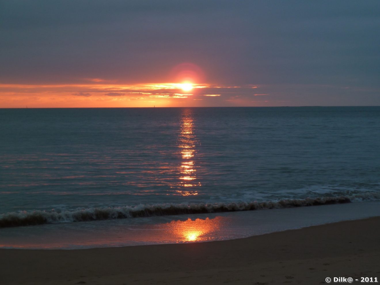 Reflets du soleil sur la mer - Voyager, découvrir, partager
