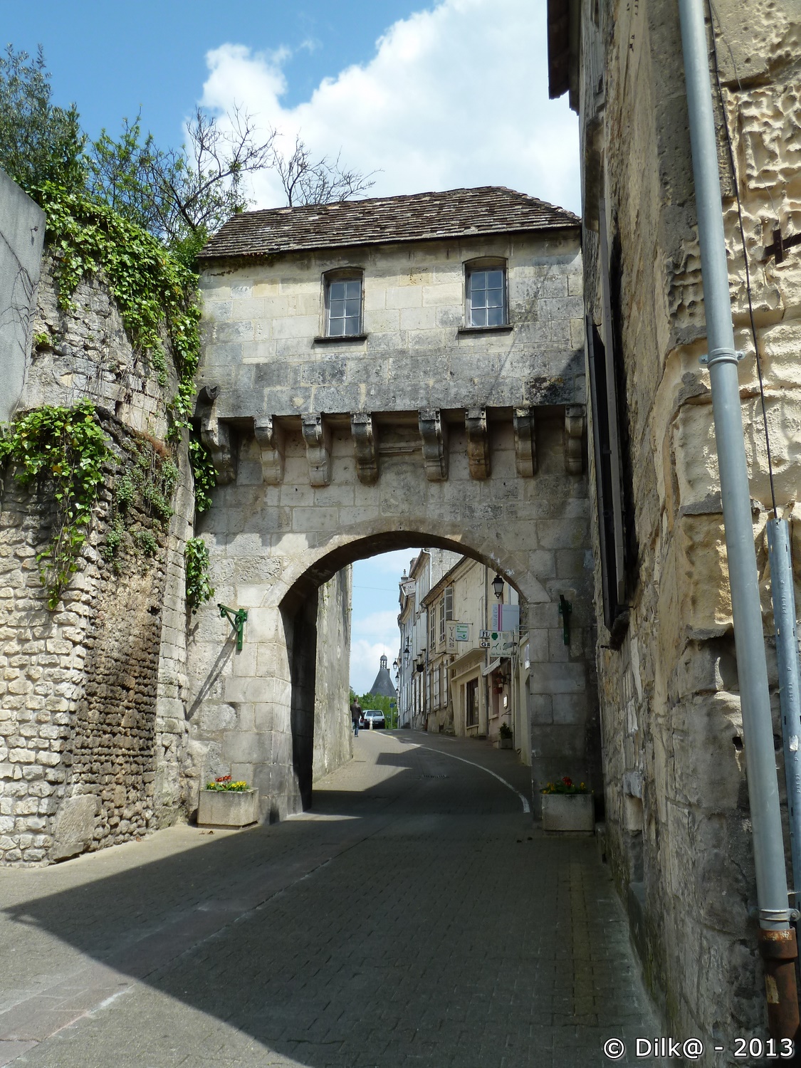 Le château de Jonzac - Voyager, découvrir, partager